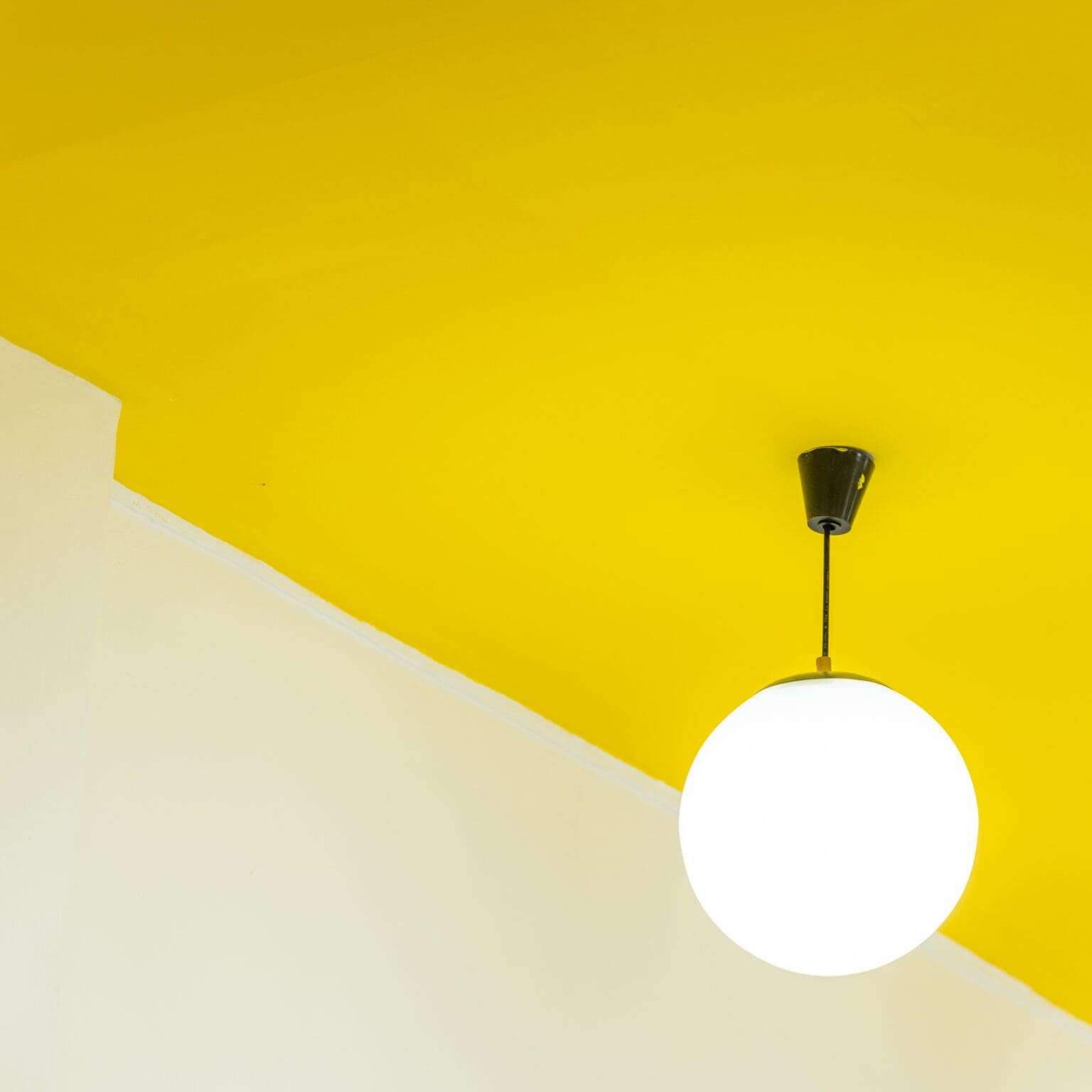 Why Everyone Is Repainting Their Ceilings + 10 Top Tips To Do It Right ...